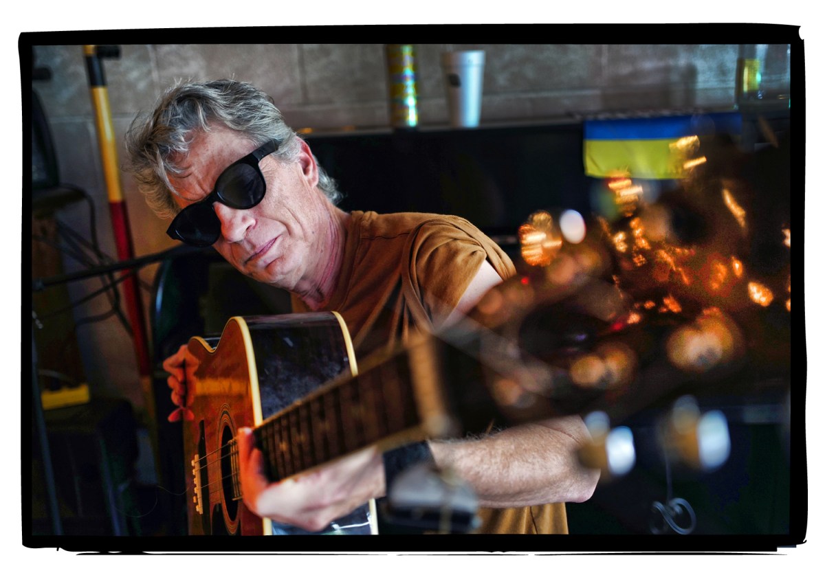 Dexter Romweber, Raucous Torchbearer of the Power Duo, Dead at 57