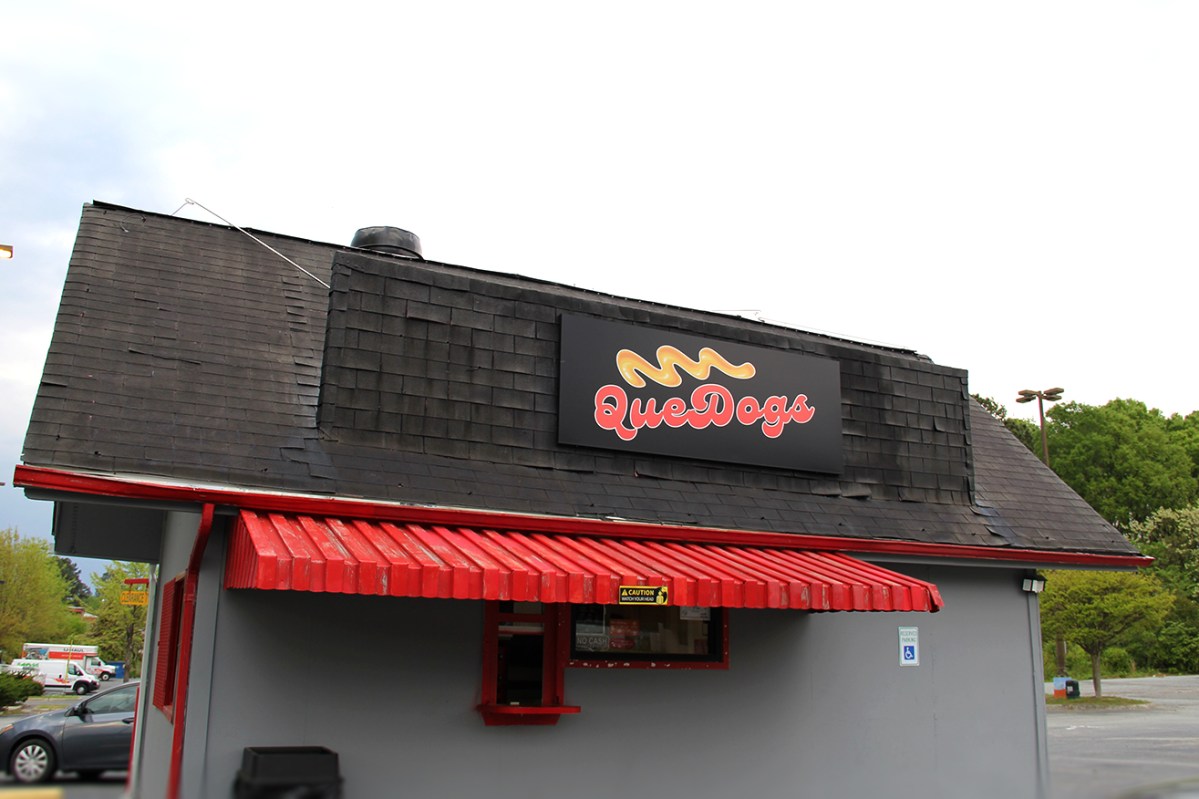 Lunch Money: In the Queue at Durham’s Que Dogs